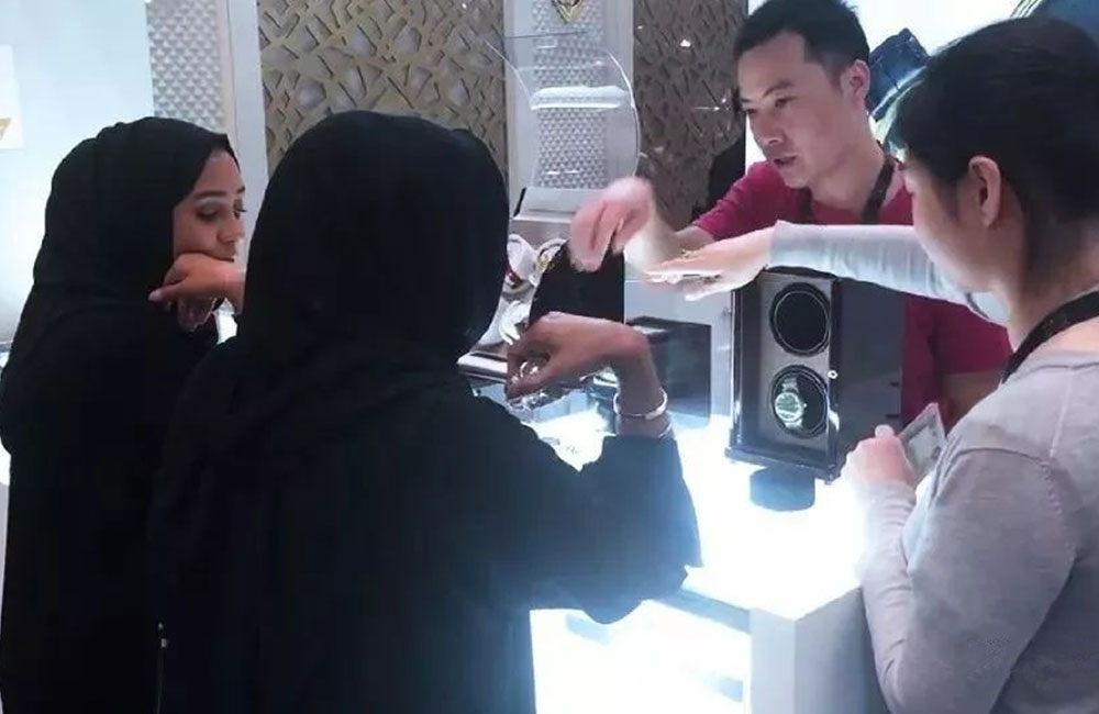 ECVV携自营产品参加迪拜国际珠宝展International Jewellery Dubai – ECVV-首家外贸点对点代理采购平台
